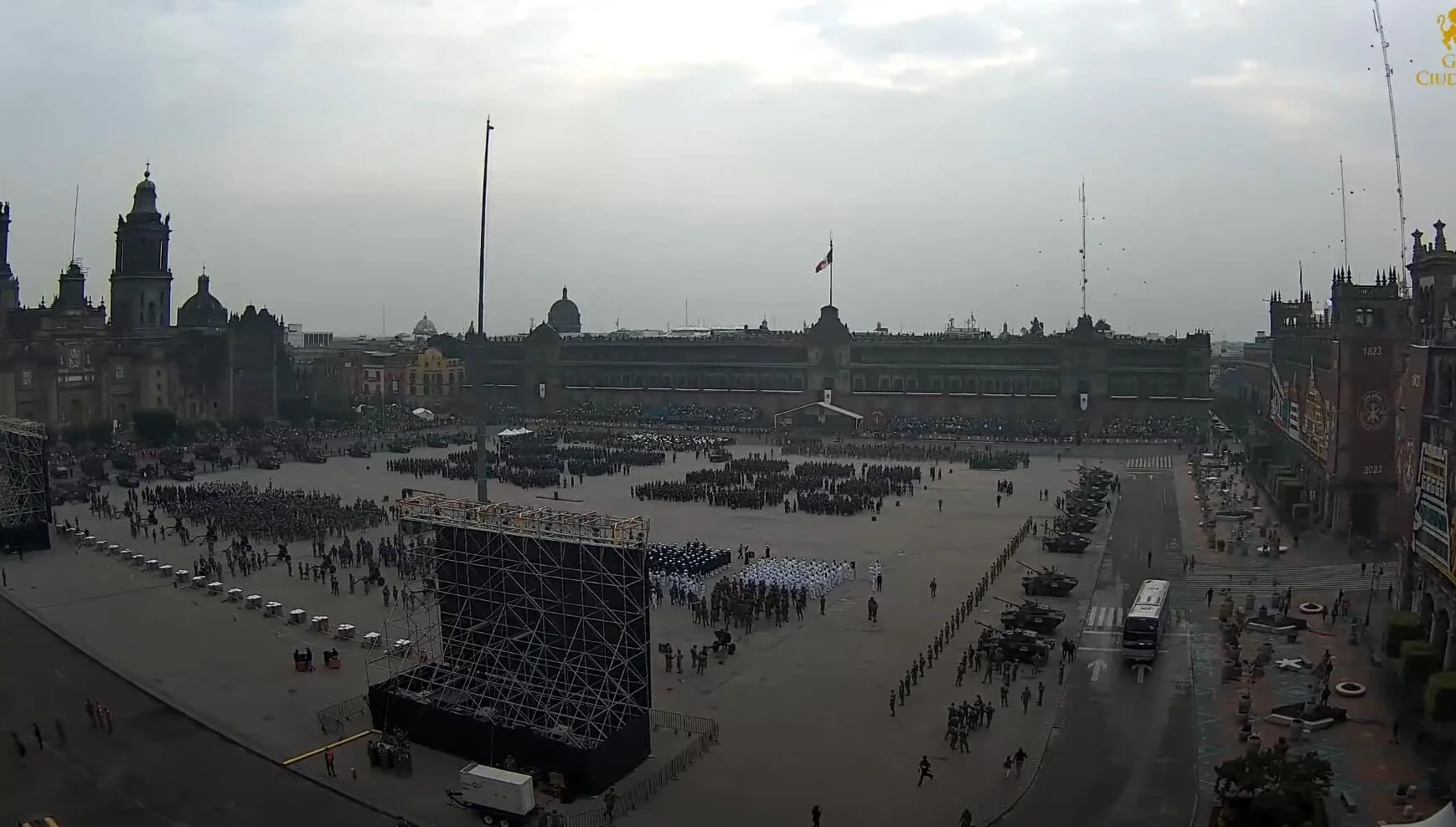 Zocalo - Metropolitan Cathedral Webcam - Mexico 🎦