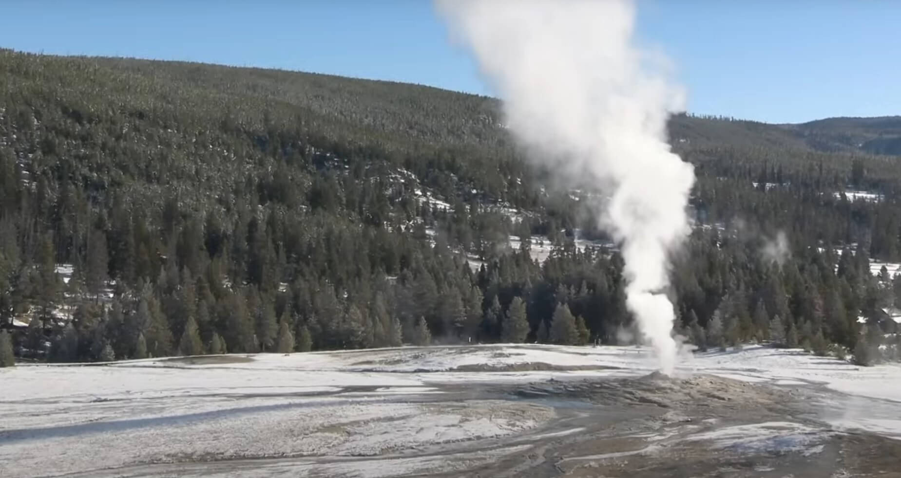 Old Faithful Upper Geyser Basin - Live Webcam 【 USA