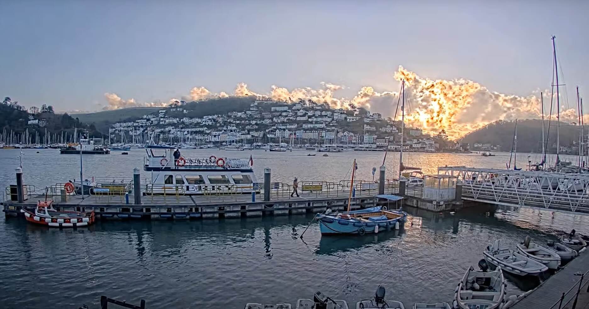 Embankment Bistro, Dartmouth Webcam - England 🎦