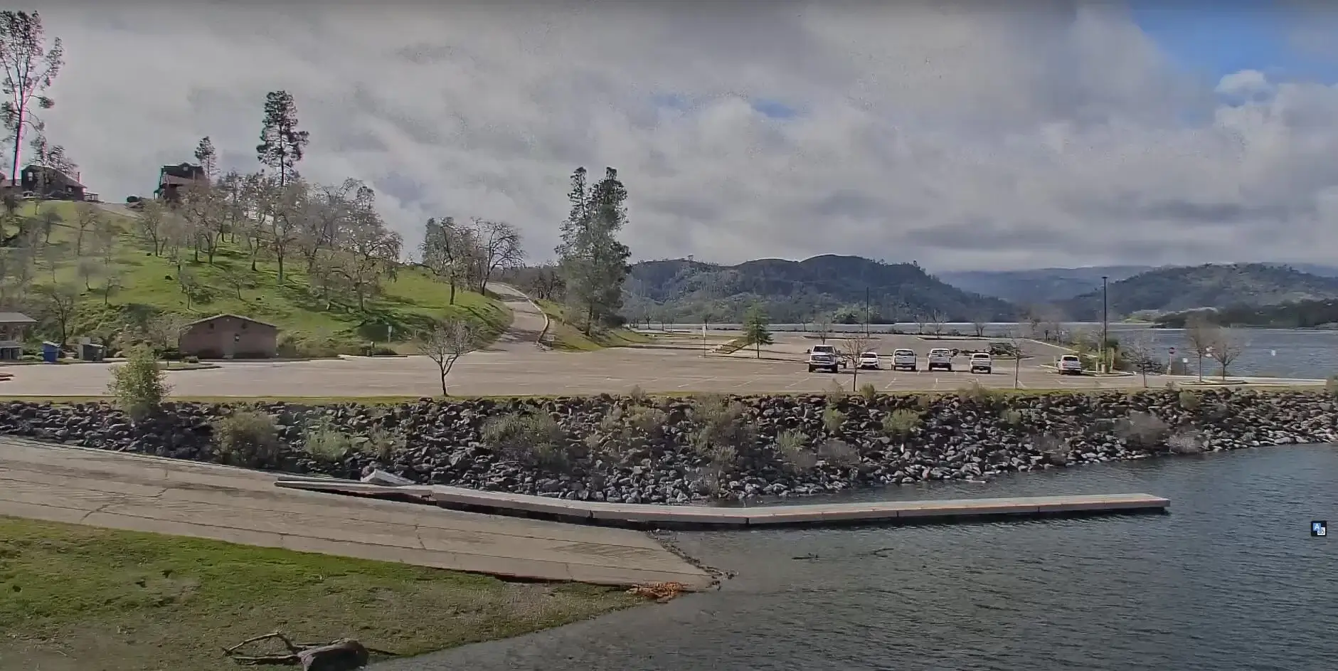 Lake Nacimiento Boat Ramp Webcam - USA 🎦