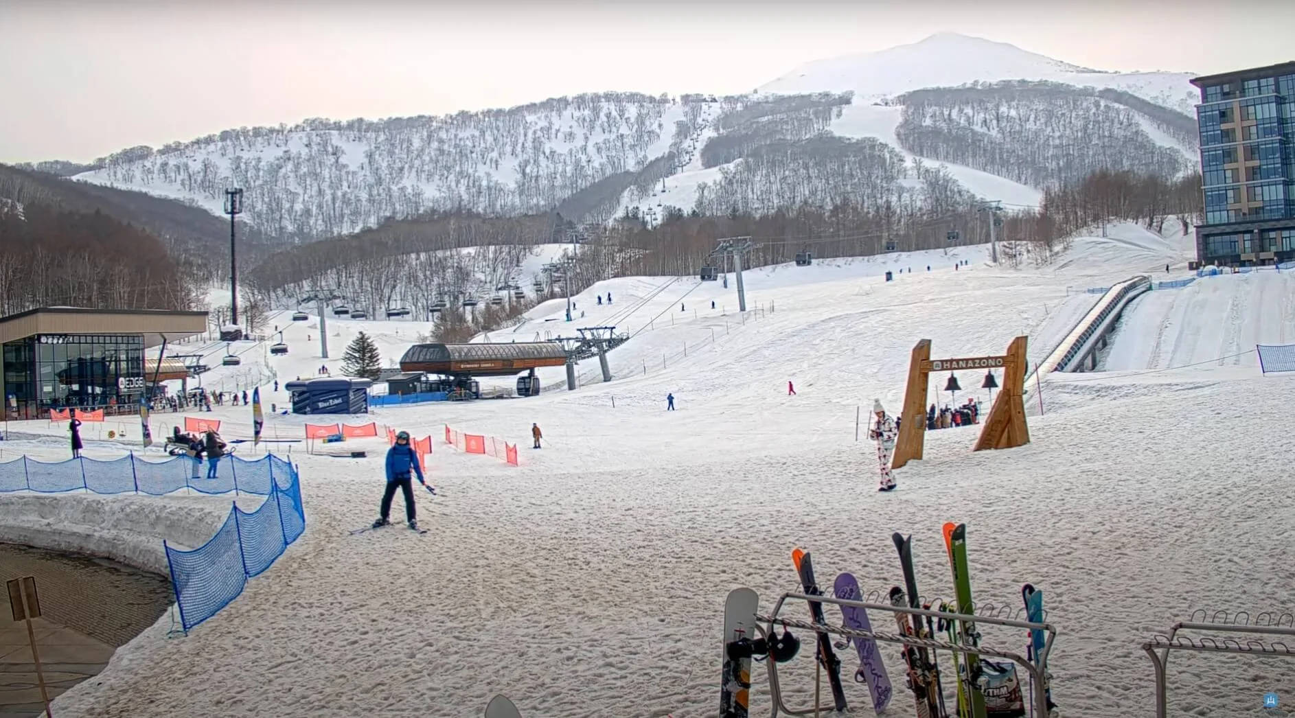 Niseko Hanazono Resort Webcam - Japan 🎦